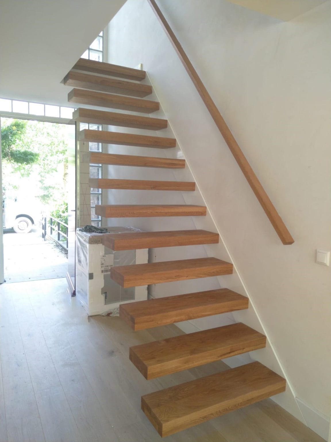 Dubbele zwevende trappen - Bekijk het hier - TrappenXL